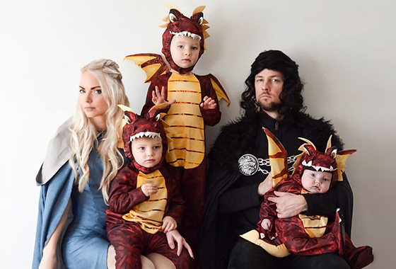 10 Unique Family Photo Ideas for Your Next Gathering | Pixomatic Blog